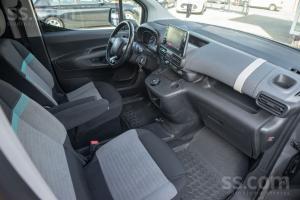 Pelēks Citroen Berlingo 2019 Liepāja, ar dzinēja tilpumu 1.50 L un nobraukumu 177 tūkst. km par 12850 €, foto 15 vietnē AUTOMOTO.COM.LV