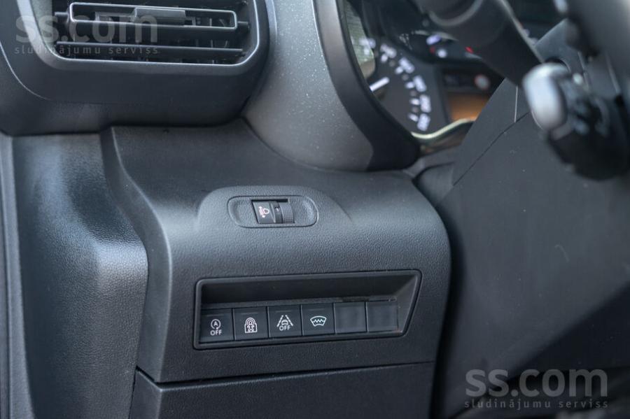 Pelēks Citroen Berlingo 2019 Liepāja, ar dzinēja tilpumu 1.50 L un nobraukumu 177 tūkst. km par 12850 €, foto 21 vietnē AUTOMOTO.COM.LV