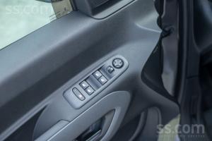 Pelēks Citroen Berlingo 2019 Liepāja, ar dzinēja tilpumu 1.50 L un nobraukumu 177 tūkst. km par 12850 €, foto 22 vietnē AUTOMOTO.COM.LV