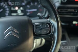 Pelēks Citroen Berlingo 2019 Liepāja, ar dzinēja tilpumu 1.50 L un nobraukumu 177 tūkst. km par 12850 €, foto 24 vietnē AUTOMOTO.COM.LV