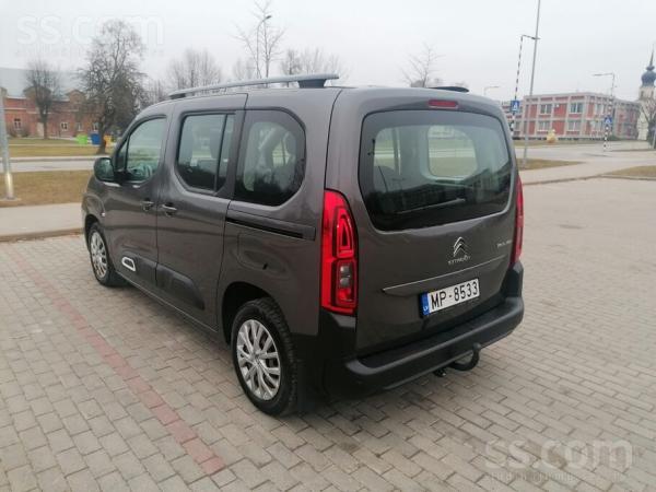 Pelēks Citroen Berlingo 2020 Rīga, ar dzinēja tilpumu 1.50 L un nobraukumu 101 tūkst. km par 2500 €, foto 4 vietnē AUTOMOTO.COM.LV