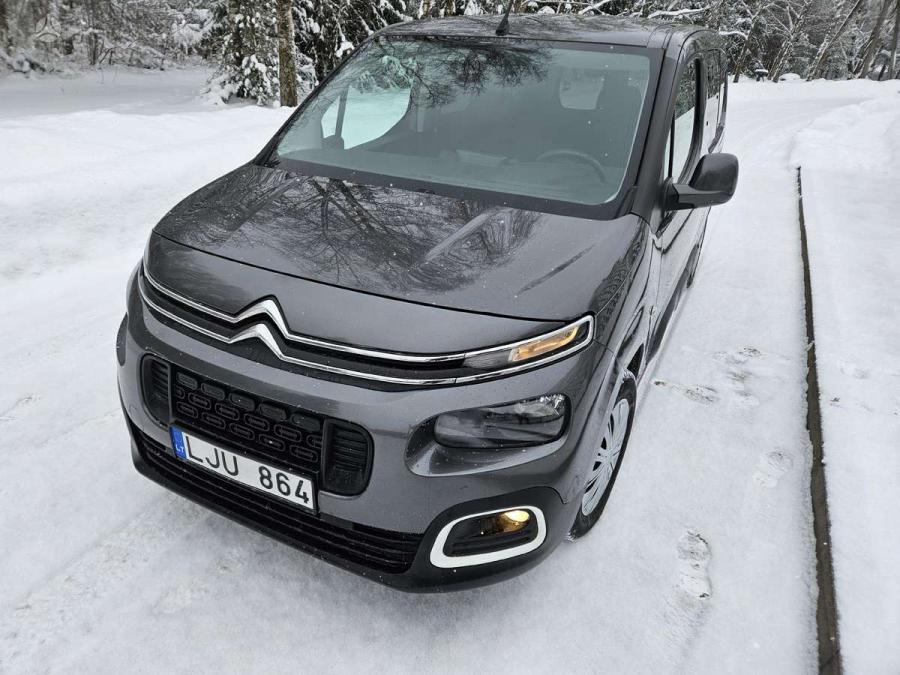 Pelēks Citroen Berlingo 2020 Viļņa, ar dzinēja tilpumu 1.50 L un nobraukumu 210 tūkst. km par 7500 €, foto 2 vietnē AUTOMOTO.COM.LV