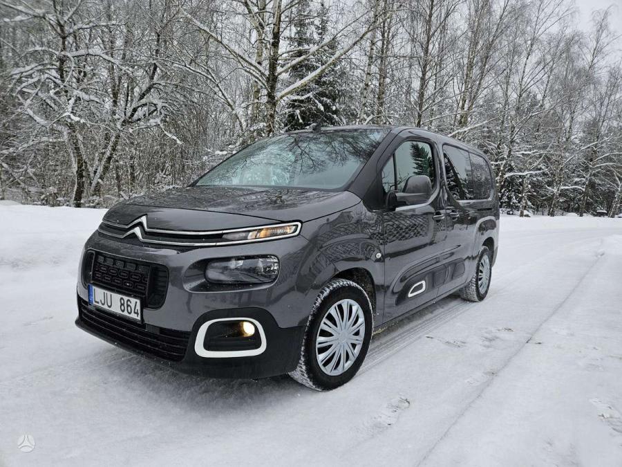 Pelēks Citroen Berlingo 2020 Viļņa, ar dzinēja tilpumu 1.50 L un nobraukumu 210 tūkst. km par 7500 €, foto 3 vietnē AUTOMOTO.COM.LV