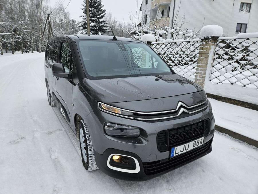 Grey Citroen Berlingo 2020 in Vilnius, with an engine capacity of 1.50 L and mileage of 210 thousand km for 7400 €, photo 1 on AUTOMOTO.COM.LV
