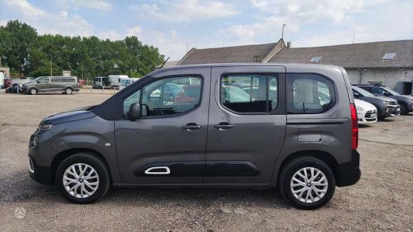 Pelēks Citroen Berlingo 2020 Klaipėda, ar dzinēja tilpumu 1.50 L un nobraukumu 250 tūkst. km par 12935 €, foto 2 vietnē AUTOMOTO.COM.LV
