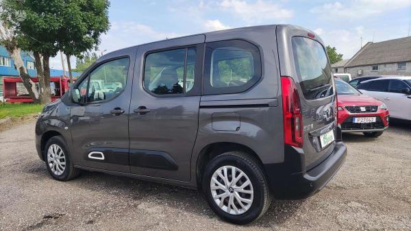 Pelēks Citroen Berlingo 2020 Klaipėda, ar dzinēja tilpumu 1.50 L un nobraukumu 250 tūkst. km par 12935 €, foto 4 vietnē AUTOMOTO.COM.LV