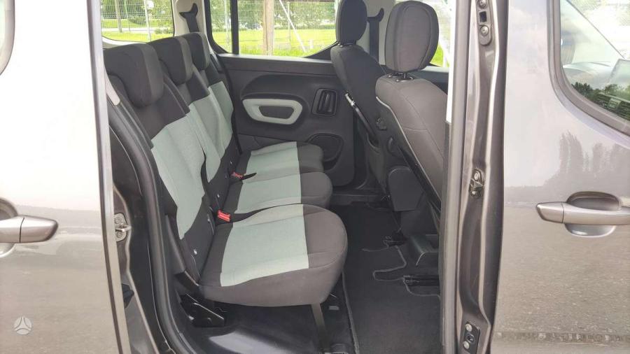 Pelēks Citroen Berlingo 2020 Klaipėda, ar dzinēja tilpumu 1.50 L un nobraukumu 250 tūkst. km par 12935 €, foto 21 vietnē AUTOMOTO.COM.LV