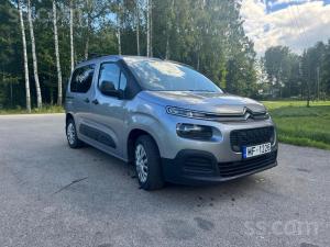 Pelēks Citroen Berlingo 2020 Rīga, ar dzinēja tilpumu 1.50 L un nobraukumu 148 tūkst. km par 7900 €, foto 4 vietnē AUTOMOTO.COM.LV