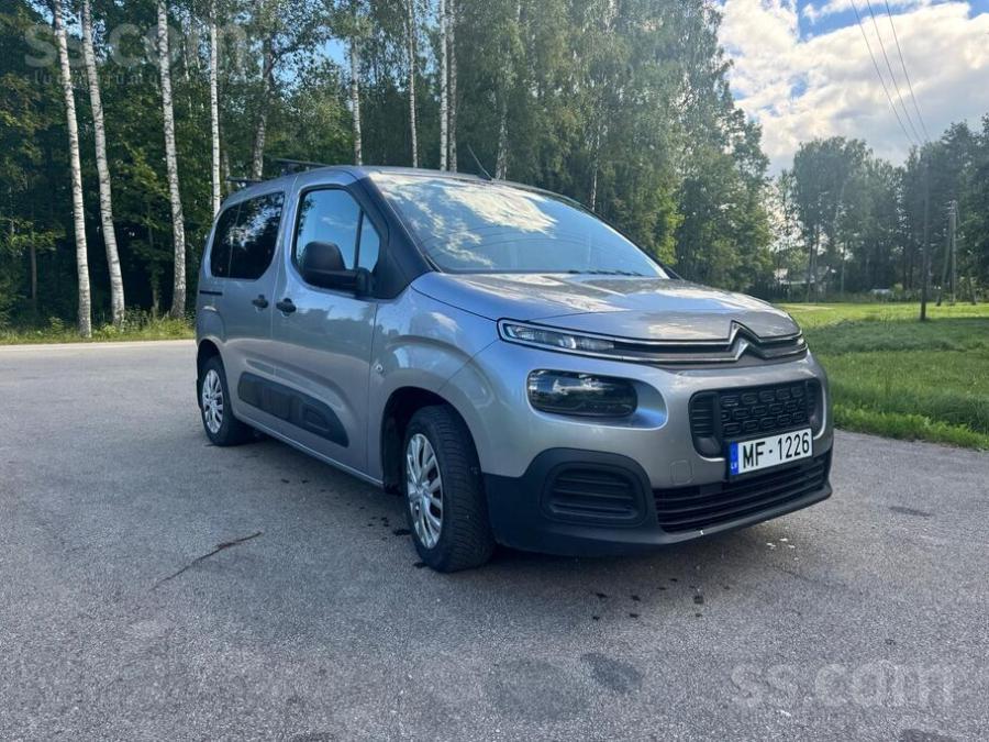 Pelēks Citroen Berlingo 2020 Rīga, ar dzinēja tilpumu 1.50 L un nobraukumu 148 tūkst. km par 7900 €, foto 4 vietnē AUTOMOTO.COM.LV