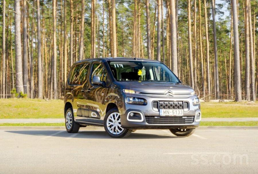 Pelēks Citroen Berlingo 2020 Rīga, ar dzinēja tilpumu 1.20 L un nobraukumu 86 tūkst. km par 10190 €, foto 3 vietnē AUTOMOTO.COM.LV