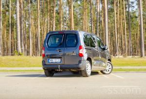 Pelēks Citroen Berlingo 2020 Rīga, ar dzinēja tilpumu 1.20 L un nobraukumu 86 tūkst. km par 10190 €, foto 6 vietnē AUTOMOTO.COM.LV