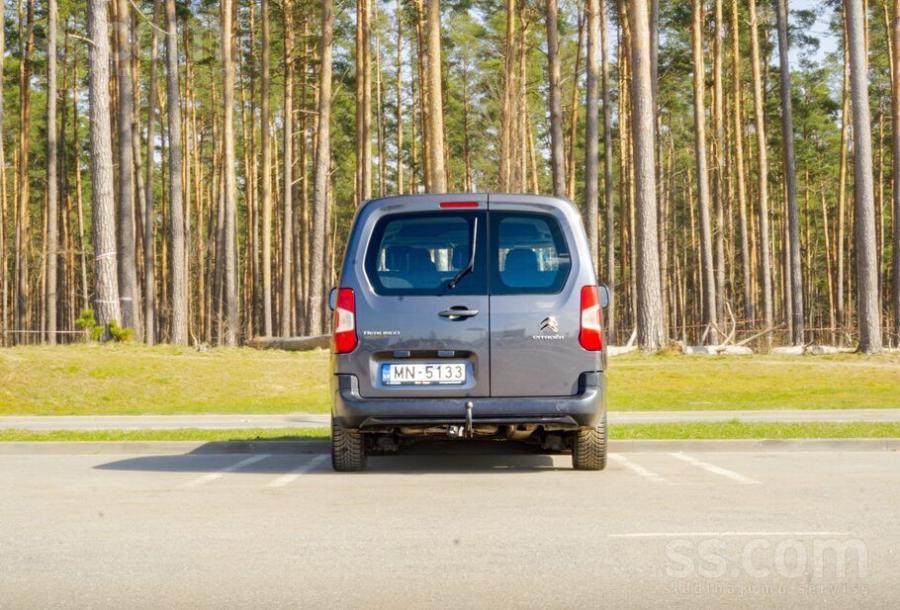 Pelēks Citroen Berlingo 2020 Rīga, ar dzinēja tilpumu 1.20 L un nobraukumu 86 tūkst. km par 10190 €, foto 7 vietnē AUTOMOTO.COM.LV