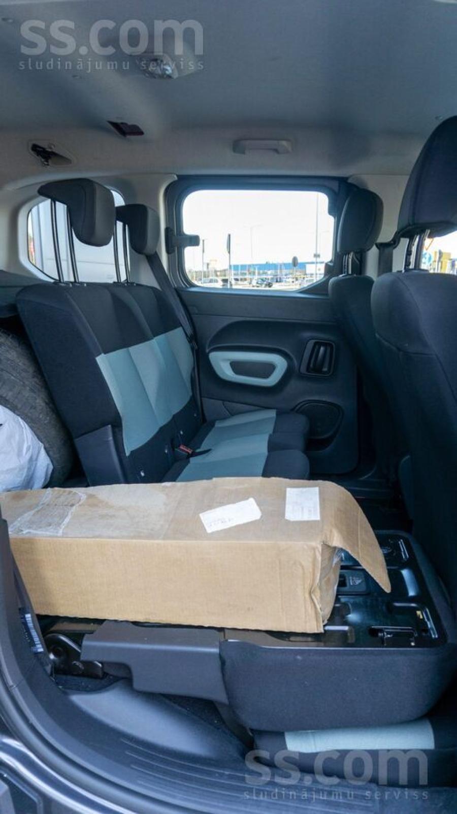 Pelēks Citroen Berlingo 2020 Rīga, ar dzinēja tilpumu 1.20 L un nobraukumu 86 tūkst. km par 10190 €, foto 28 vietnē AUTOMOTO.COM.LV