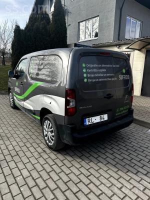 Grey Citroen Berlingo 2020 in Riga, with an engine capacity of 1.50 L and mileage of 162 thousand km for 9990 €, photo 4 on AUTOMOTO.COM.LV