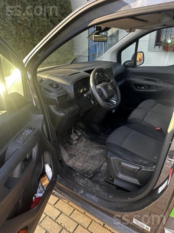 Pelēks Citroen Berlingo 2020 Rīga, ar dzinēja tilpumu 1.50 L un nobraukumu 162 tūkst. km par 9990 €, foto 6 vietnē AUTOMOTO.COM.LV
