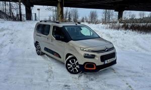 Grey Citroen Berlingo 2021 in Vilnius, with an engine capacity of 1.20 L and mileage of 120 thousand km for 15729 €, photo  on AUTOMOTO.COM.LV