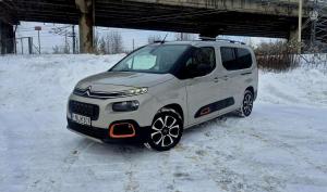 Pelēks Citroen Berlingo 2021 Viļņa, ar dzinēja tilpumu 1.20 L un nobraukumu 120 tūkst. km par 15729 €, foto 5 vietnē AUTOMOTO.COM.LV