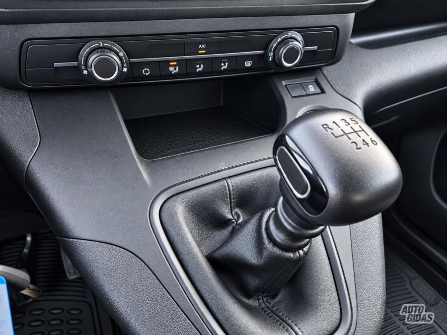 Pelēks Citroen Berlingo 2021 Viļņa, ar dzinēja tilpumu 1.50 L un nobraukumu 134 tūkst. km par 11550 €, foto 13 vietnē AUTOMOTO.COM.LV