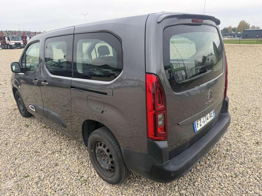 Pelēks Citroen Berlingo 2021 Tauragė, ar dzinēja tilpumu 1.50 L un nobraukumu 200 tūkst. km par 9200 €, foto 8 vietnē AUTOMOTO.COM.LV