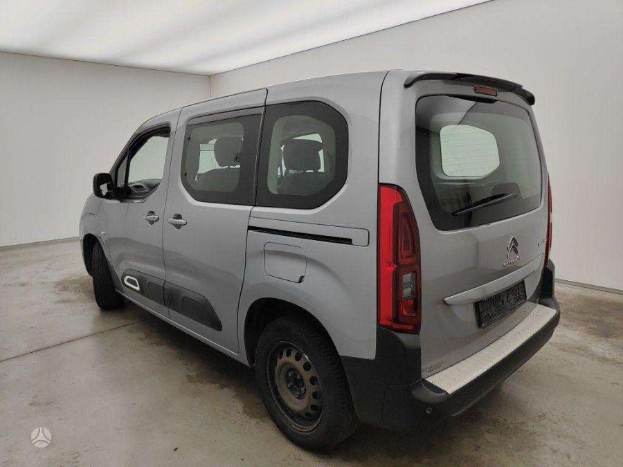 Pelēks Citroen Berlingo 2022 Viļņa, ar dzinēja tilpumu 1.50 L un nobraukumu 166 tūkst. km par 12225 €, foto 6 vietnē AUTOMOTO.COM.LV