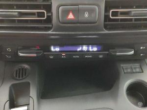 Pelēks Citroen Berlingo 2022 Viļņa, ar dzinēja tilpumu 1.50 L un nobraukumu 166 tūkst. km par 12225 €, foto 14 vietnē AUTOMOTO.COM.LV