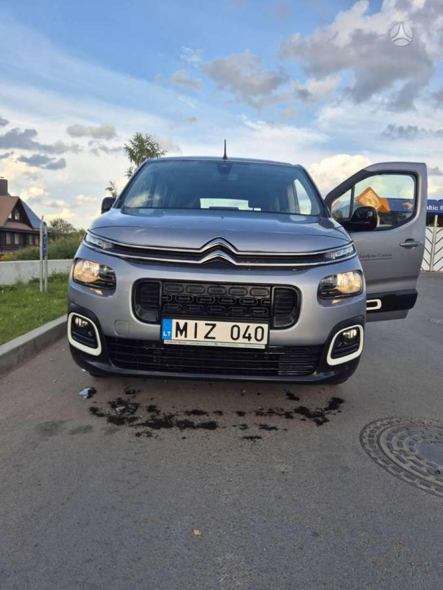 Pelēks Citroen Berlingo 2022 Viļņa, ar dzinēja tilpumu 1.50 L un nobraukumu 119 tūkst. km par 17000 €, foto 4 vietnē AUTOMOTO.COM.LV