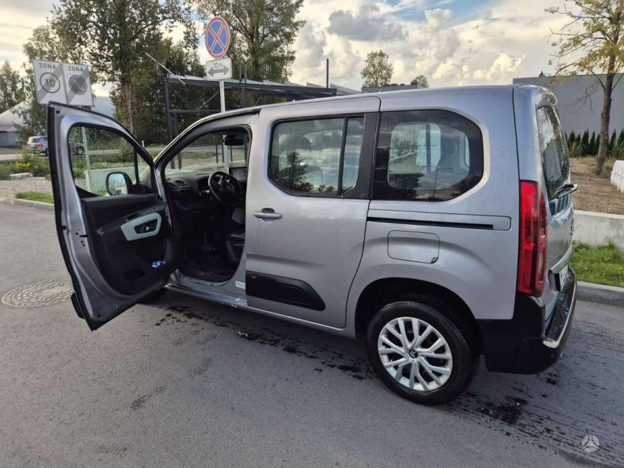 Pelēks Citroen Berlingo 2022 Viļņa, ar dzinēja tilpumu 1.50 L un nobraukumu 119 tūkst. km par 17000 €, foto 7 vietnē AUTOMOTO.COM.LV