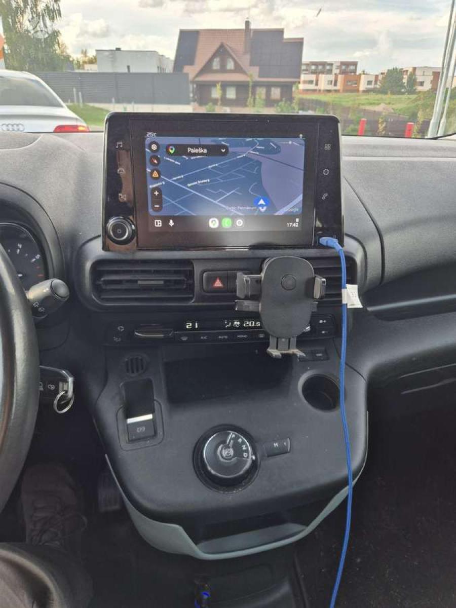 Pelēks Citroen Berlingo 2022 Viļņa, ar dzinēja tilpumu 1.50 L un nobraukumu 119 tūkst. km par 17000 €, foto 8 vietnē AUTOMOTO.COM.LV