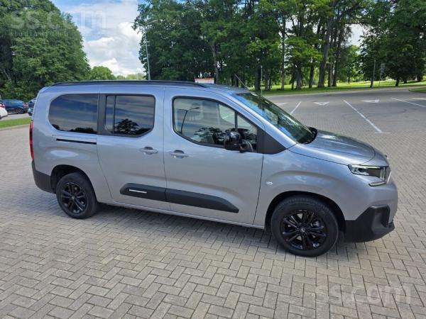 Pelēks Citroen Berlingo 2024 Rīga, ar dzinēja tilpumu 1.50 L un nobraukumu 65 tūkst. km par 22669 €, foto 4 vietnē AUTOMOTO.COM.LV