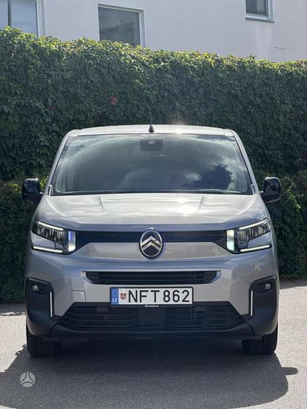 Grey Citroen Berlingo 2024 in Vilnius, with an engine capacity of 1.50 L and mileage of 34 thousand km for 21900 €, photo 3 on AUTOMOTO.COM.LV