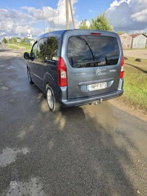 Grey Citroen Berlingo 2010 in Siauliai, with an engine capacity of 1.56 L and mileage of 215 thousand km for 3450 €, photo 4 on AUTOMOTO.COM.LV