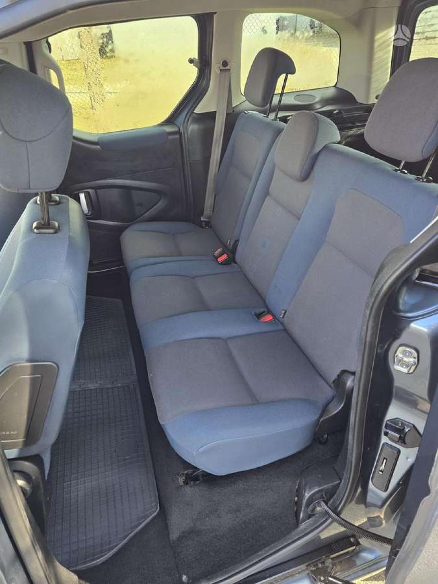 Grey Citroen Berlingo 2010 in Siauliai, with an engine capacity of 1.56 L and mileage of 215 thousand km for 3450 €, photo 6 on AUTOMOTO.COM.LV