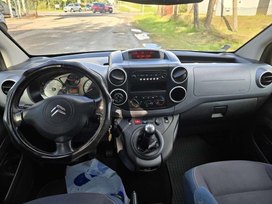 Grey Citroen Berlingo 2010 in Siauliai, with an engine capacity of 1.56 L and mileage of 215 thousand km for 3450 €, photo 7 on AUTOMOTO.COM.LV