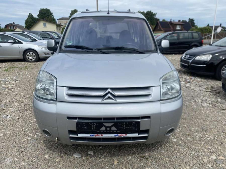 Pelēks Citroen Berlingo 2004 Biržai, ar dzinēja tilpumu 1.97 L un nobraukumu 311 tūkst. km par 2450 €, foto 5 vietnē AUTOMOTO.COM.LV