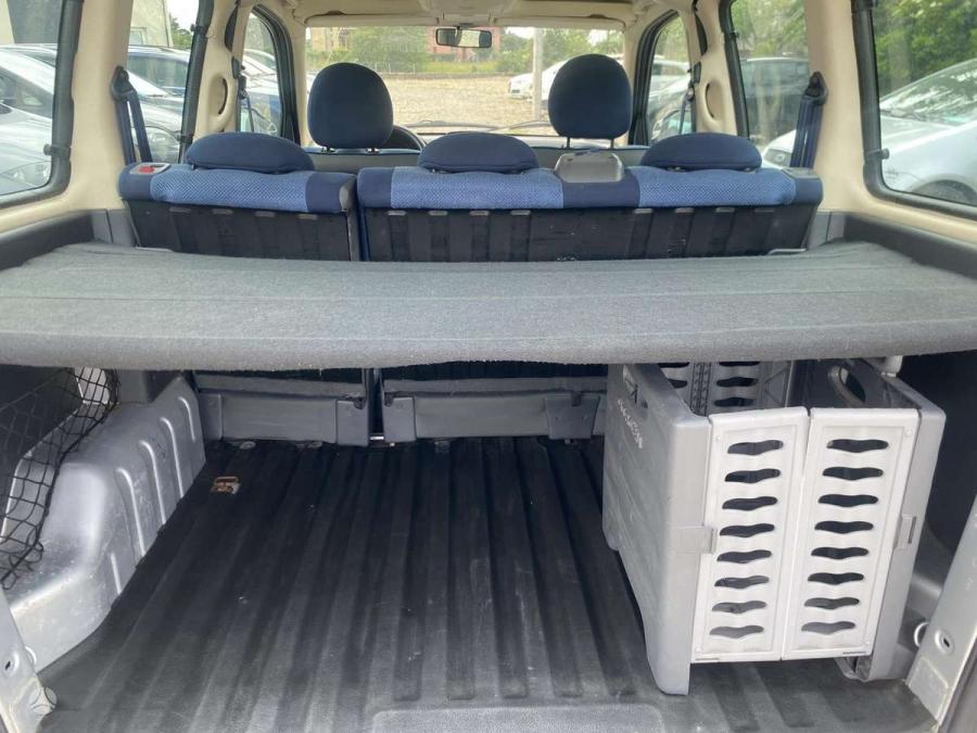 Pelēks Citroen Berlingo 2004 Biržai, ar dzinēja tilpumu 1.97 L un nobraukumu 311 tūkst. km par 2450 €, foto 13 vietnē AUTOMOTO.COM.LV
