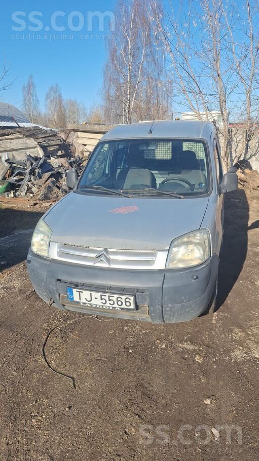 Pelēks Citroen Berlingo 2005 Rīga, ar dzinēja tilpumu 1.90 L un nobraukumu 377 tūkst. km par 1210 €, foto 1 vietnē AUTOMOTO.COM.LV