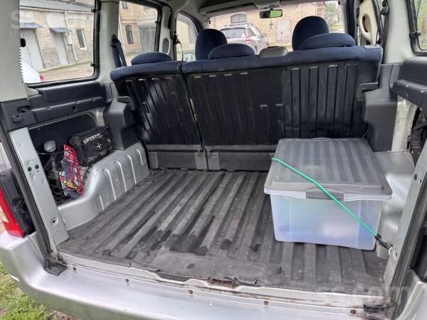 Pelēks Citroen Berlingo 2006 Rīga, ar dzinēja tilpumu 1.40 L un nobraukumu 311 tūkst. km par 1600 €, foto 3 vietnē AUTOMOTO.COM.LV