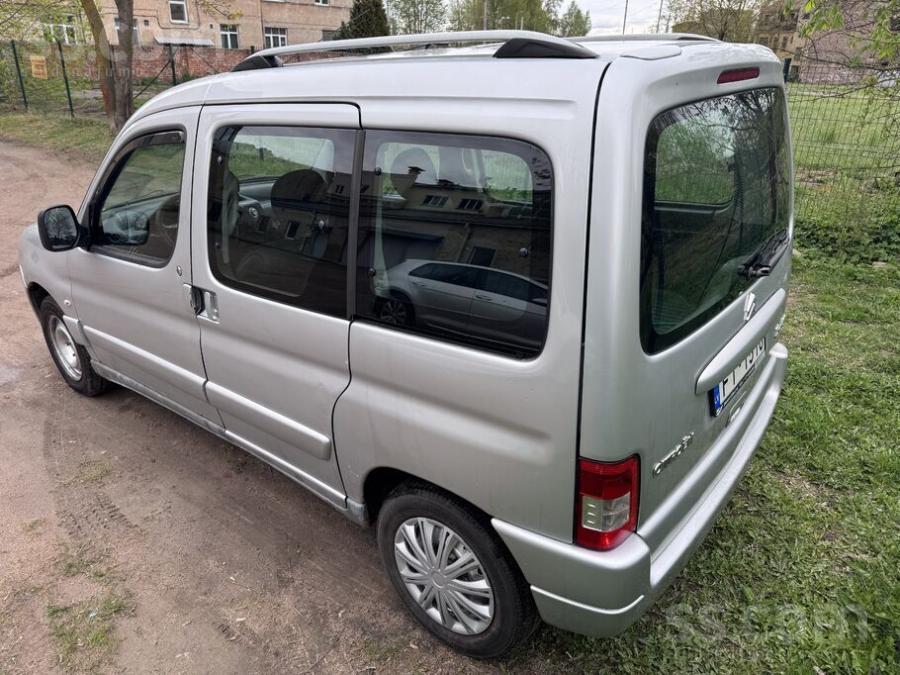 Pelēks Citroen Berlingo 2006 Rīga, ar dzinēja tilpumu 1.40 L un nobraukumu 311 tūkst. km par 1600 €, foto 5 vietnē AUTOMOTO.COM.LV