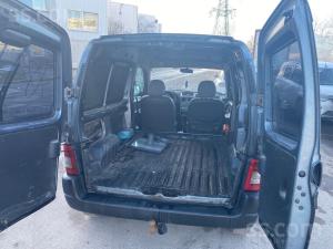 Grey Citroen Berlingo 2006 in Riga, with an engine capacity of 1.90 L and mileage of 402 thousand km for 450 €, photo 8 on AUTOMOTO.COM.LV