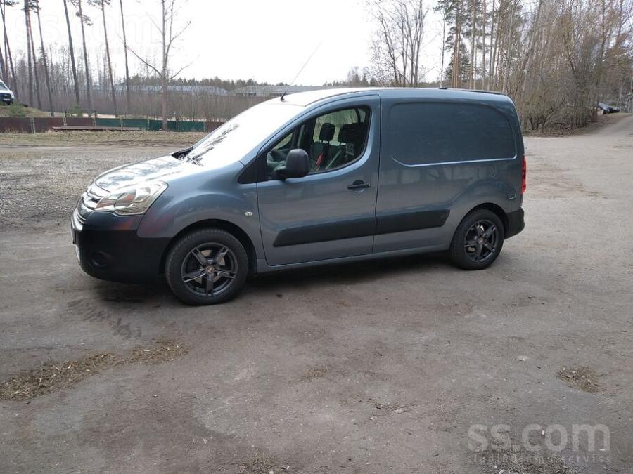 Grey Citroen Berlingo 2008 in Riga, with an engine capacity of 1.60 L and mileage of 205 thousand km for 4850 €, photo 1 on AUTOMOTO.COM.LV
