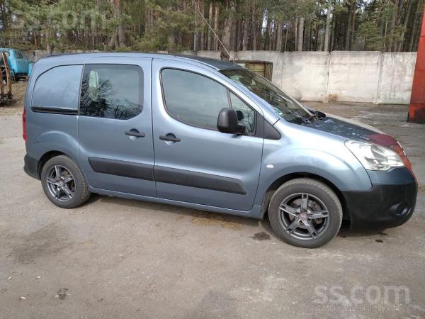 Grey Citroen Berlingo 2008 in Riga, with an engine capacity of 1.60 L and mileage of 205 thousand km for 4850 €, photo 2 on AUTOMOTO.COM.LV