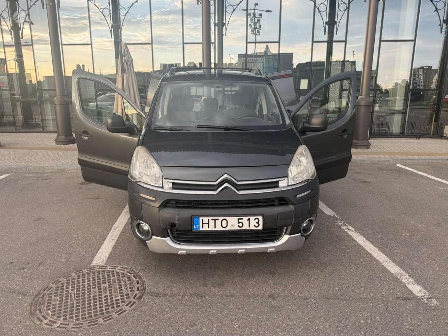 Pelēks Citroen Berlingo 2014 Viļņa, ar dzinēja tilpumu 1.60 L un nobraukumu 231 tūkst. km par 2450 €, foto 1 vietnē AUTOMOTO.COM.LV