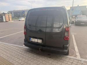 Pelēks Citroen Berlingo 2014 Viļņa, ar dzinēja tilpumu 1.60 L un nobraukumu 231 tūkst. km par 2450 €, foto 4 vietnē AUTOMOTO.COM.LV