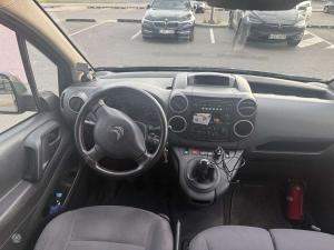 Pelēks Citroen Berlingo 2014 Viļņa, ar dzinēja tilpumu 1.60 L un nobraukumu 231 tūkst. km par 2450 €, foto 5 vietnē AUTOMOTO.COM.LV