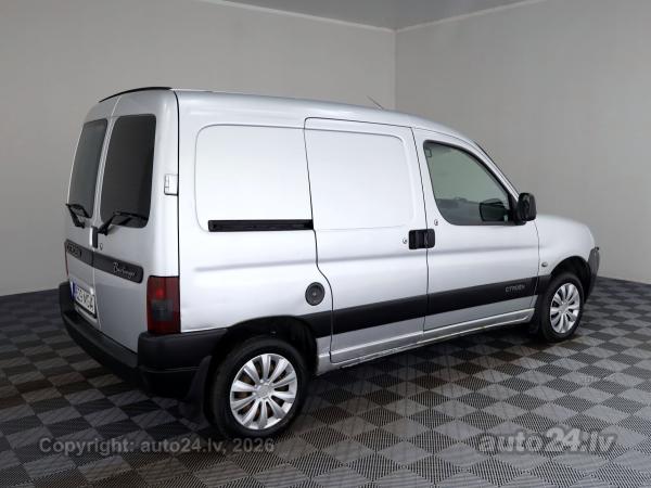Grey Citroen Berlingo 2005 in Tallinn, with an engine capacity of 1.40 L and mileage of 242 thousand km for 699 €, photo 3 on AUTOMOTO.COM.LV