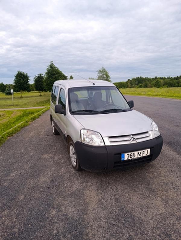 Pelēks Citroen Berlingo 2005 Tallina, ar dzinēja tilpumu 1.40 L un nobraukumu 160 tūkst. km par 750 €, foto 1 vietnē AUTOMOTO.COM.LV