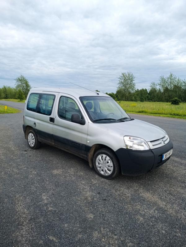 Pelēks Citroen Berlingo 2005 Tallina, ar dzinēja tilpumu 1.40 L un nobraukumu 160 tūkst. km par 750 €, foto 5 vietnē AUTOMOTO.COM.LV