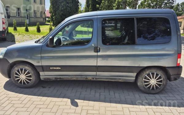 Grey Citroen Berlingo 2007 in Saldus, with an engine capacity of 1.60 L and mileage of 327 thousand km for 810 €, photo 3 on AUTOMOTO.COM.LV