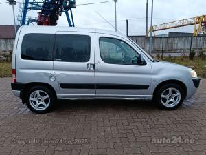 Pelēks Citroen Berlingo 2007 Tallina, ar dzinēja tilpumu 1.60 L un nobraukumu 201 tūkst. km par 1990 €, foto 3 vietnē AUTOMOTO.COM.LV