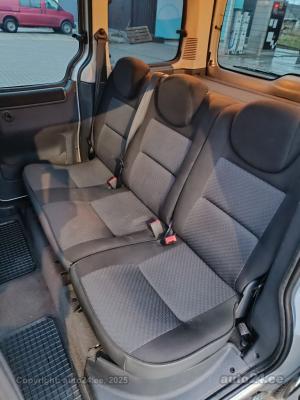 Pelēks Citroen Berlingo 2007 Tallina, ar dzinēja tilpumu 1.60 L un nobraukumu 201 tūkst. km par 1990 €, foto 13 vietnē AUTOMOTO.COM.LV